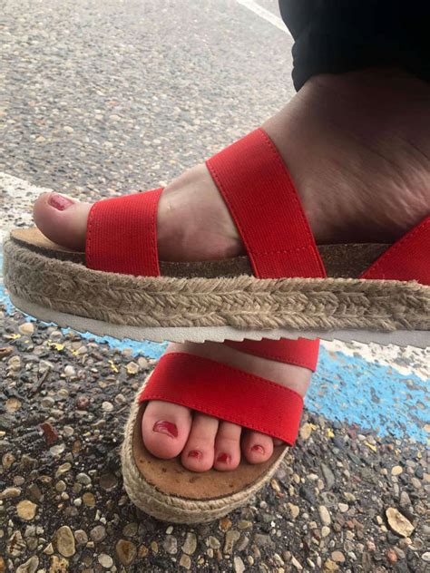 Red Sandals And Red Toenails By Nekoweenpaws On Deviantart