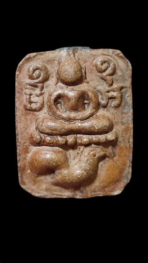 หลวงพ่อปาน บางนมโค ขี่ไก่หางพวง Ennxo