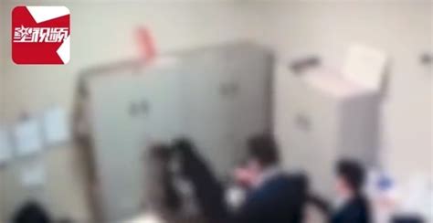 上海邮政某网点男员工殴打女同事，致其脑震荡住院，警方介入调查打人男员工被停职腾讯新闻