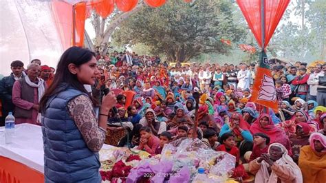 Uttar Pradesh Raebareli Sadar Mla Aditi Singh Resigns From Congress