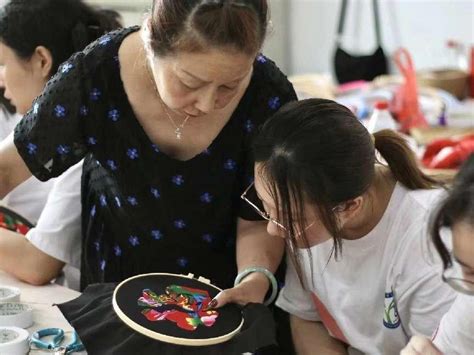 走近阳新布贴，文化馆内再学习 大学生新闻网