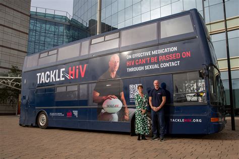 Rugby Legend Thomas Visits Gsk House In Latest Stop On Trailblazing