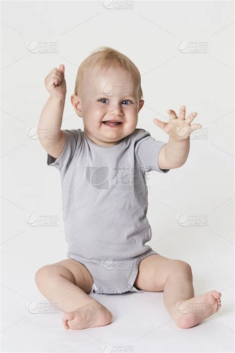 男人小的垂直画幅正面视角四肢注视镜头男婴仅婴儿彩色图片信心素材 花瓣网