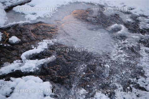 道路の滑る氷の写真素材 209297891 イメージマート