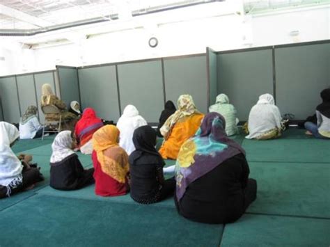 The Hypocrisy Of Gender Segregation At Mosques But Not During