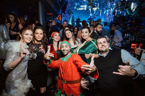 Amusnet ИТ обяви за работа придобивки екип и мнения