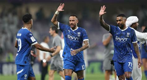 Neymar Revient Sur Le Terrain Après Une Longue Absence Due à Une Blessure