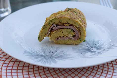 Omelette roulée au jambon curry et herbes fraîches Les petits plats de Patchouka