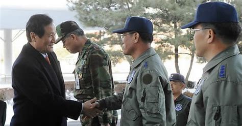 윤증현 장관 공군작전사령부 방문
