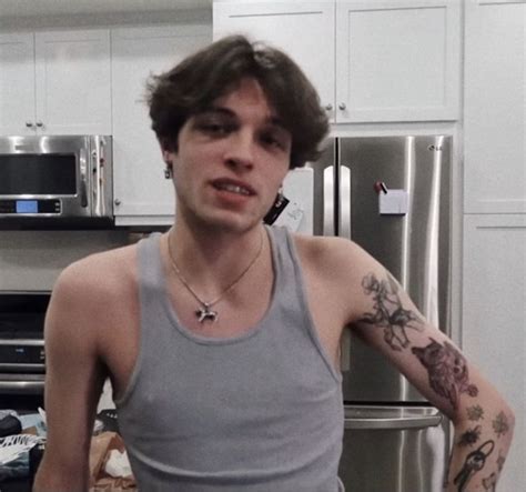 Pin By Chlo On The Sturniolo Triplets Mattyb Triplets Matt