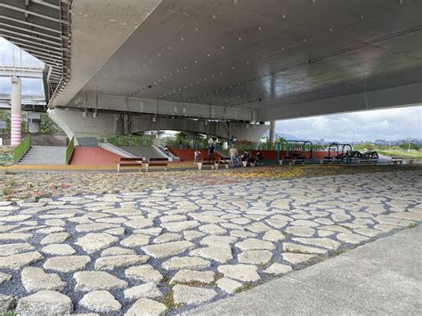 台北士林 士林親子公園 日光水岸廣場 社子大橋下籃球場 沙坑 滑步車練習 雨天備案橋下公園 溜冰場 › Himydream