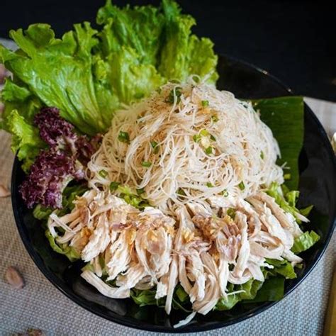 [รีวิว] ร้าน บ้านขวาซ้ายซ้าย หมี่คลุกไก่ฉีก เมนูแนะนำ รูปภาพ ราคา