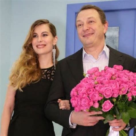 Супруга Марата Башарова впервые показала их пятимесячного сына