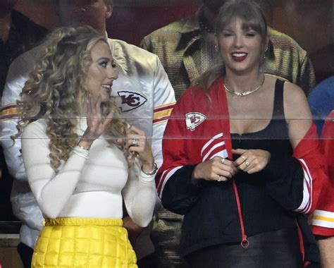 Taylor Swift Wore An Oversized Kansas City Chiefs Jacket To Travis