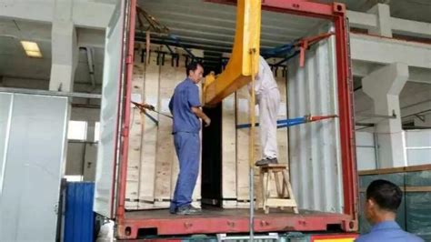 China Package Loading And Unloading Glass Lifting Equipment U Shape Crane