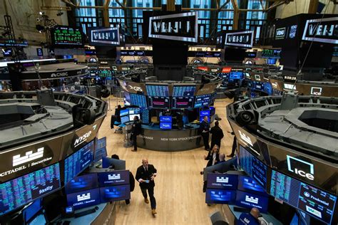 Us Stock Market Highlights Sandp 500 Closes Lower As Tesla Shares Tumble