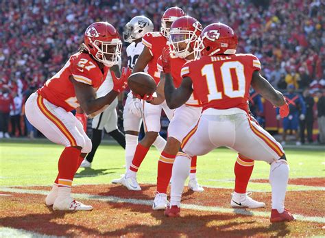 Kansas City Chiefs Report Card Vs Oakland Raiders In Week 14