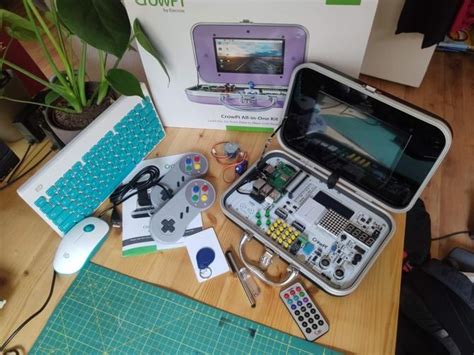 Makeuseof Win Crowpi Compact Raspberry Pi Educational Kit 2024