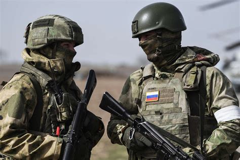 Росія перекинула на південь України 25 тисяч військових з метою оточити