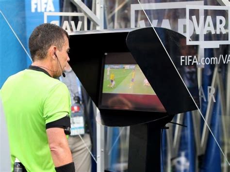 【最新サッカールール】varって何？ サッカー審判navi