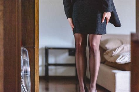 Strumpfhose Anziehen Bilder Und Stockfotos Istock