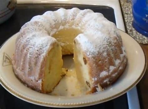 Vláčná šlehačková Bábovka S Rozinkami Cooky Cz