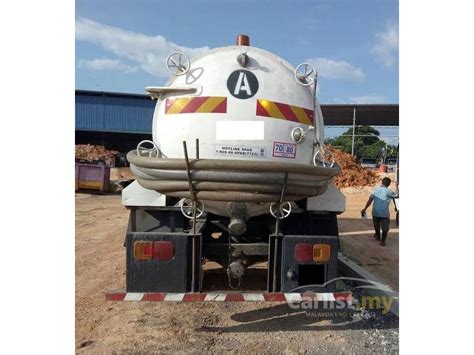 Used Compactor Lorry And Roro Lorry Lori Sampah And Desludging Tanker