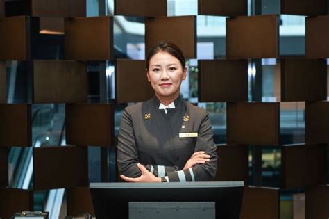 파르나스 호텔 제주의 하경진 컨시어지 매니저가 올해 유일의 한국컨시어지협회 골든키 수여자로 선정되었습니다 극소수의 베테랑 컨시어지들에게만 수여되는 골든키 배지는