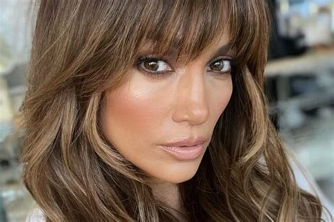 Jennifer Lopez od lat korzysta z doczepianych włosów Tak wyglądają w naturalnej odsłonie Plotek