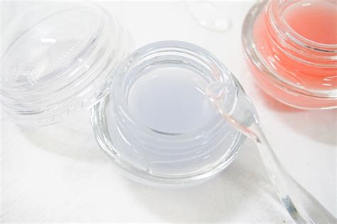 사과밤 사러 들어왔다가 립밤 구경하는데 패키지가 너무 예뻐서 고민고민하다가 후기도 좋아서