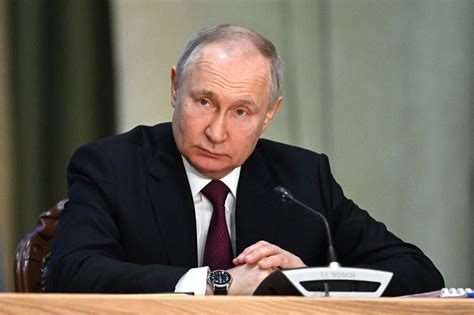 Tribunal Penal Internacional emite mandado de prisão para Putin CNN