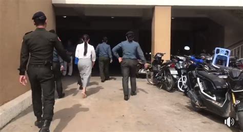 ថៅកែឌែរម៉ូគ្លីនិកត្រូវ បាន បញ្ជូន ខ្លួនទៅតុលាការរឿង ដេរព្រហ្មចារី និង ថតរូប អាក្រាតគំរាមទារលុយ