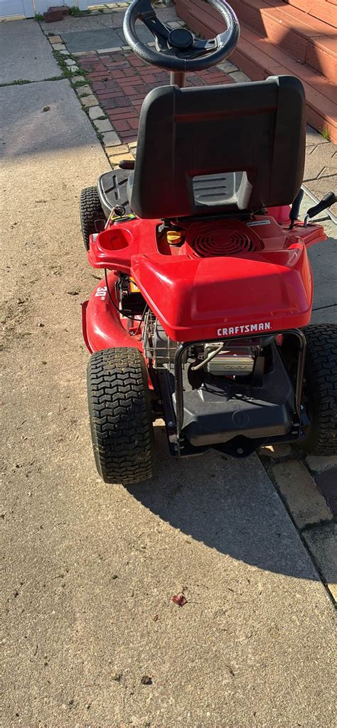 Craftsman R110 30 Inch Cut Riding Mower Like New New Battery And Blade
