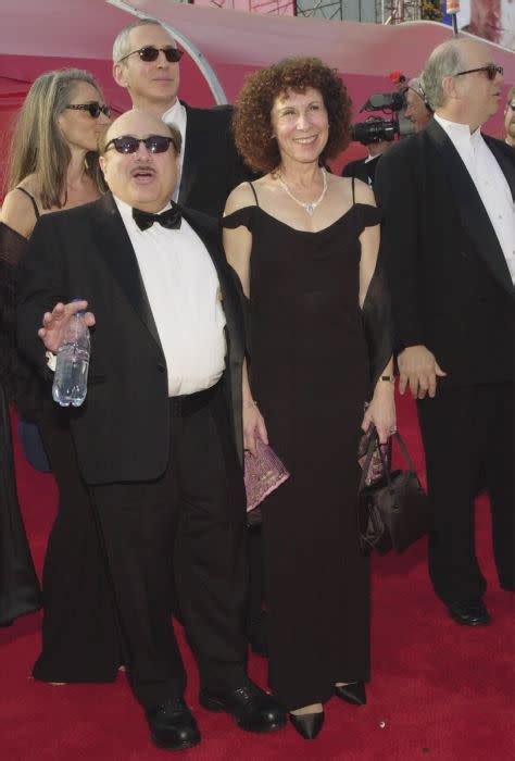 Celebrity Divorce Shocker Danny Devito Rhea Perlmans Million Split