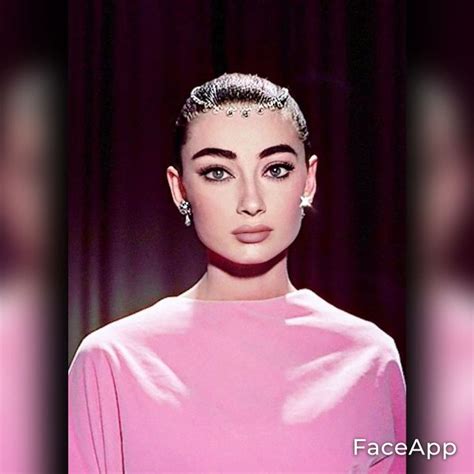 Audrey Hepburn And Nefertiti Fashion Nefertiti Hepburn