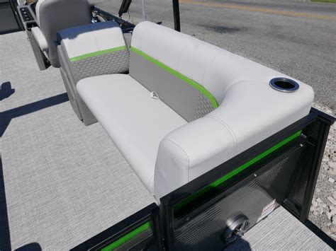 2023 Qwest E Class 822 Rls Ltz Tritoon Pontoon W Honda 150 Fourstroke