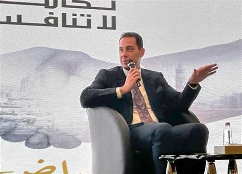 المهندس شريف مصطفى العضو المنتدب لشركةigi Developments يدير جلسة