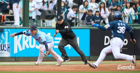 롯데 “한동희 공백 메우고 내야 뎁스 강화”손호영 영입 첫날부터 3루 수비 활약·타격은 물음표 Ss포커스