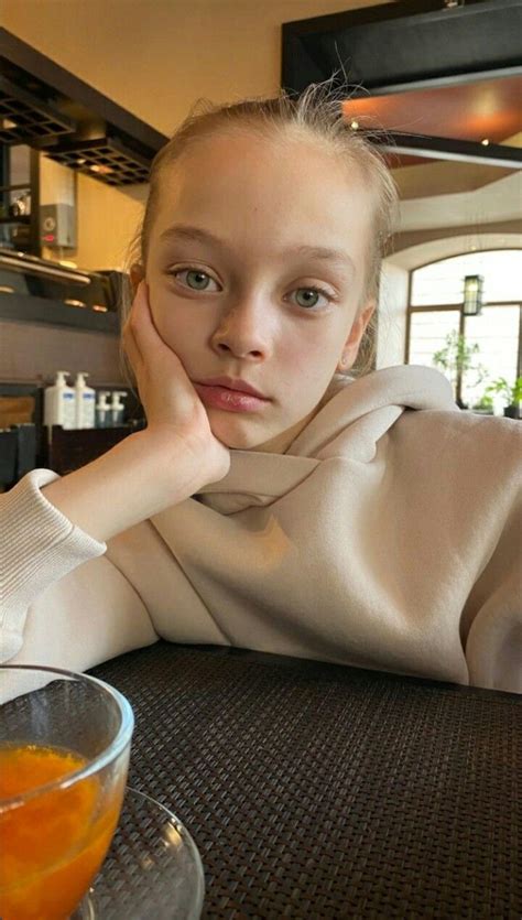 Anna Pavaga Is A Model And Actress Born On November 2 2009 In St