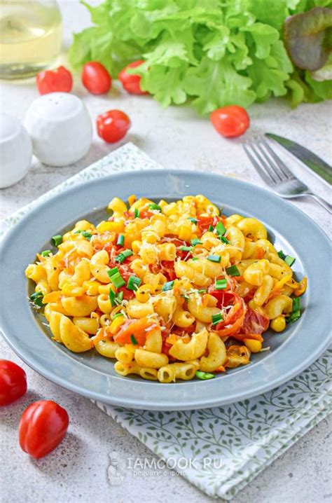 Макароны с овощами и сыром на сковороде — рецепт с фото в 2024 г