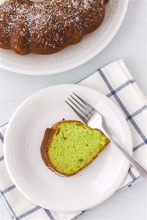 Easy Pistachio Cake A Tasty Crowd Pleasing Recipe