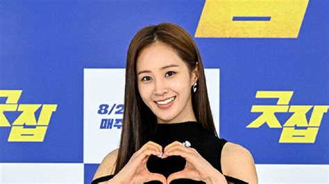 포토 권유리 아이돌력 발휘하는 상큼 하트