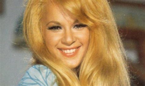 Αλίκη Βουγιουκλάκη Το αδημοσίευτο βίντεο από το γάμο της με τον Δημήτρη Παπαμιχαήλ Zappit