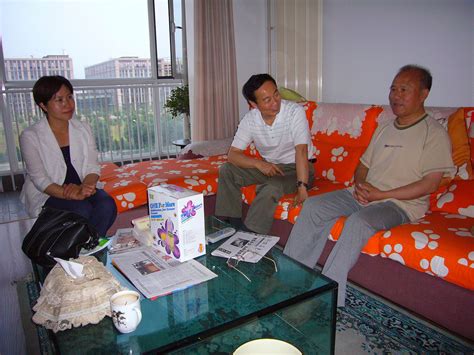 老干部工作局看望近三年退休老同志及部分危重病人2008 7 10 中国社会科学院离退休干部局