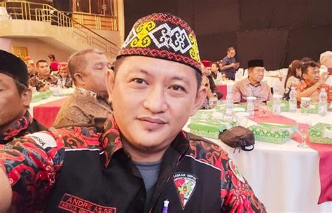 Andrie Serukan Demo Tertib Dorong Transparansi Wakil Rakyat