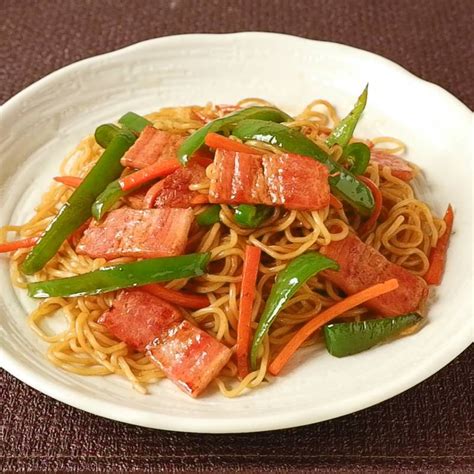 カリッとベーコンのソース焼きそば 作り方・レシピ クラシル