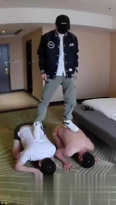Chinese Brutal Master Trampling Head Of Two Slaves