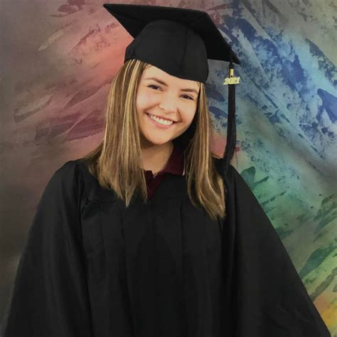 Sofía Escalante Vota Por Primera Vez “tenía Que Ser Con 25 Candidatos Presidenciales ¡qué