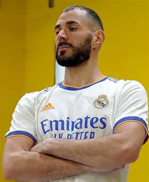カリム・ベンゼマ：現代サッカーの真のレジェンド