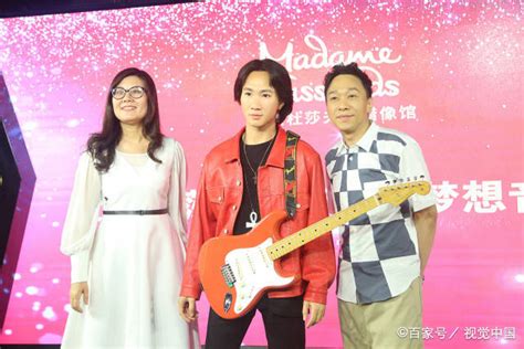 为情有独钟30年未嫁，黄家驹56岁仍独身的女友，也许才真的稀缺！ 搜狐大视野 搜狐新闻